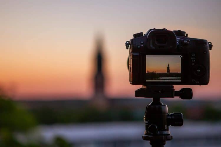 Digital Camera Expert Witness - Cahn Litigation Services Digital Camera Expert Witness - Cahn Litigation Services